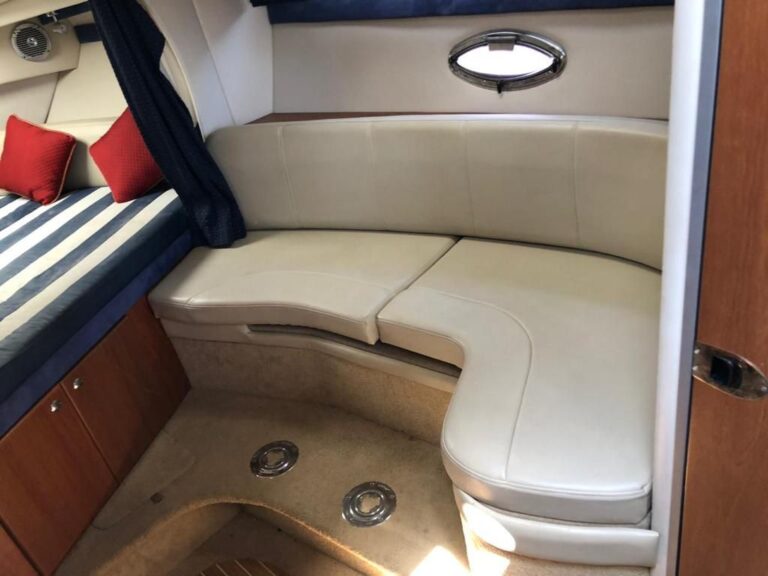 Bayliner 32 - PV Sail Yachts